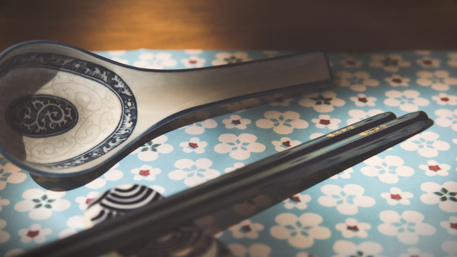 The Comprehensive Guide to Chopsticks: History, Use, and Cultural ...