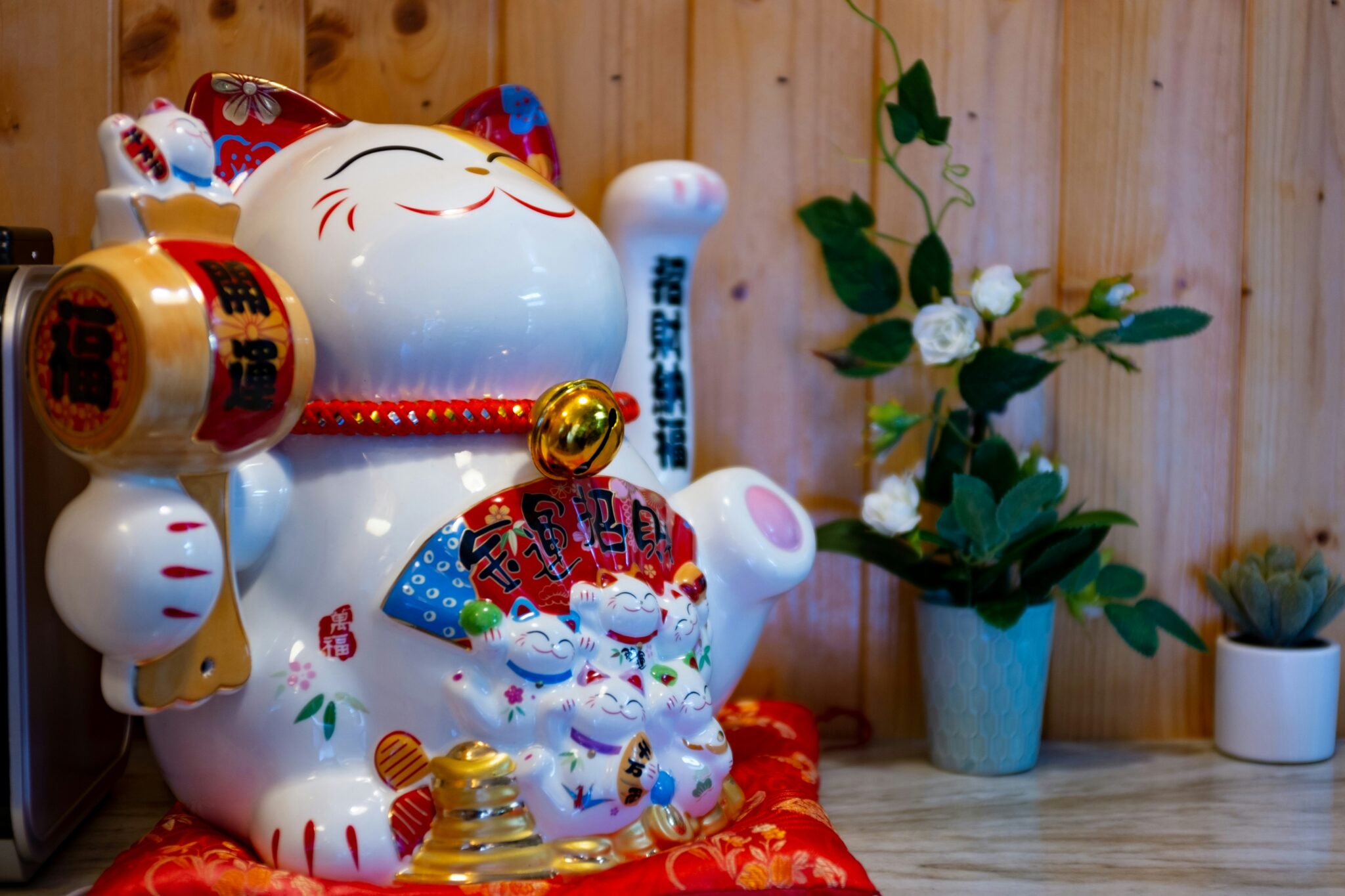 The Complete Guide to Lucky Cat Color Meanings and Their Symbolism ...