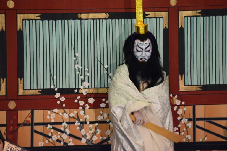 Exploring the World of Kabuki: From Tradition to Modernity - Japambience