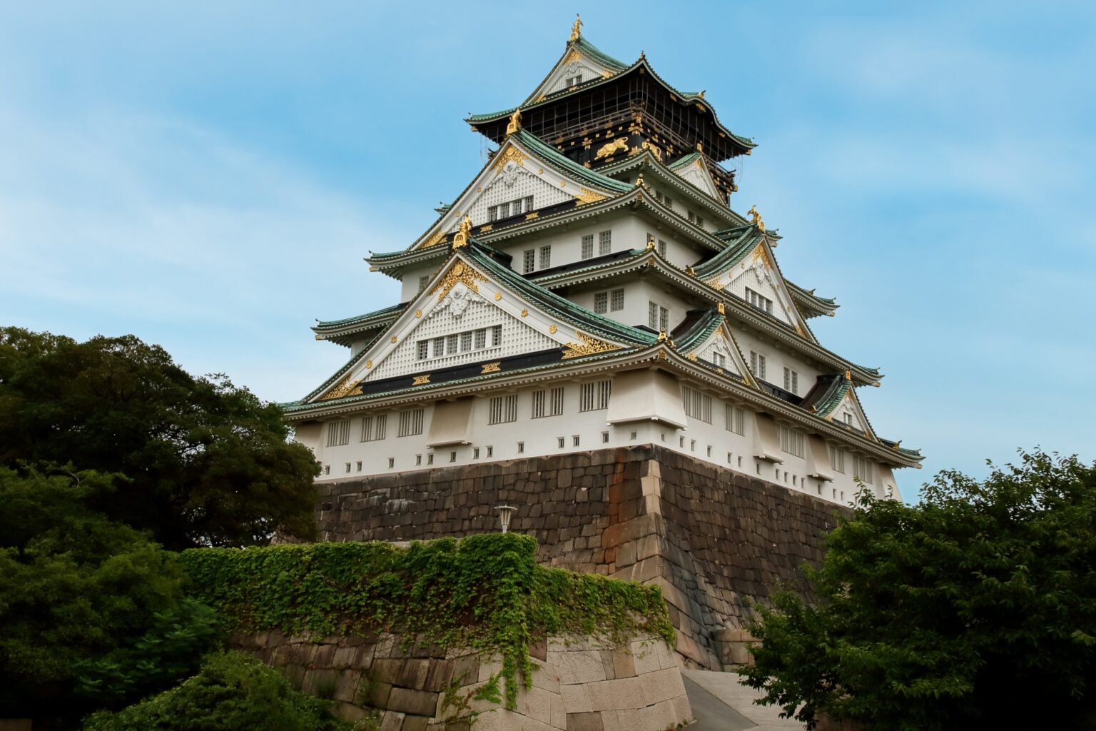 Exploring Osaka Castle: A Comprehensive Guide to History, Architecture ...