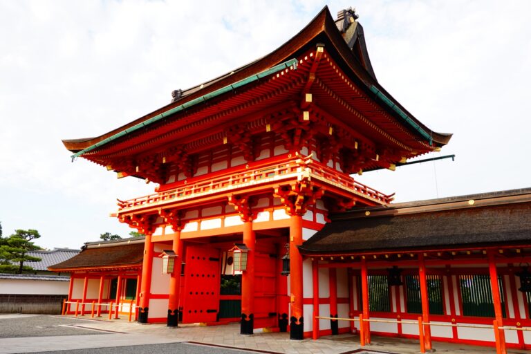 Exploring the Mystical World of Shinto Shrines: History, Etiquette, and ...
