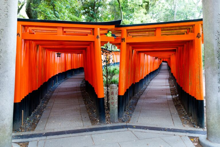 Ultimate Guide to Fushimi Inari Shrine: History, Culture, and Travel ...