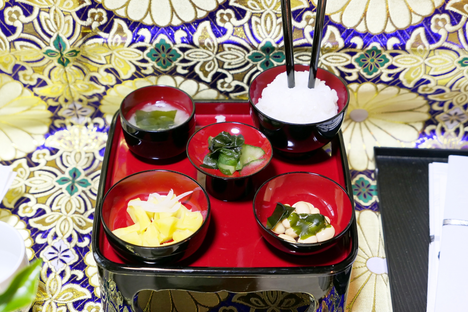 Mastering Japanese Chopstick Etiquette: Rules, History, and Cultural ...