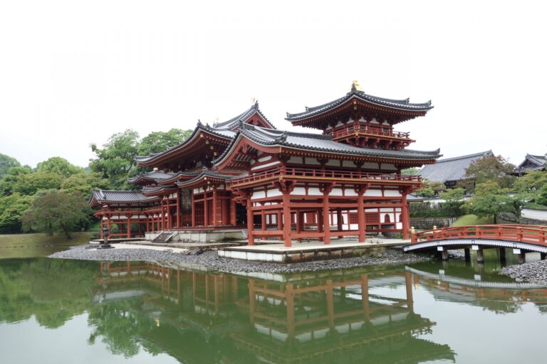 Explore the Timeless Beauty of Byodo-in Temple: A Cultural Treasure in ...