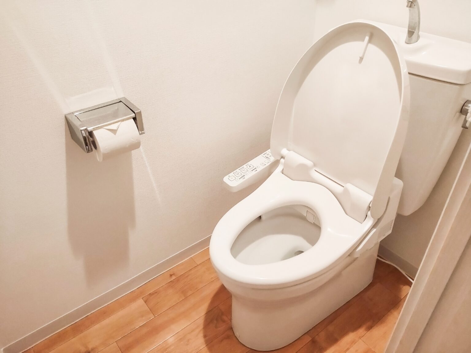 Why Japanese Toilets Are Transforming Modern Bathrooms: Features ...