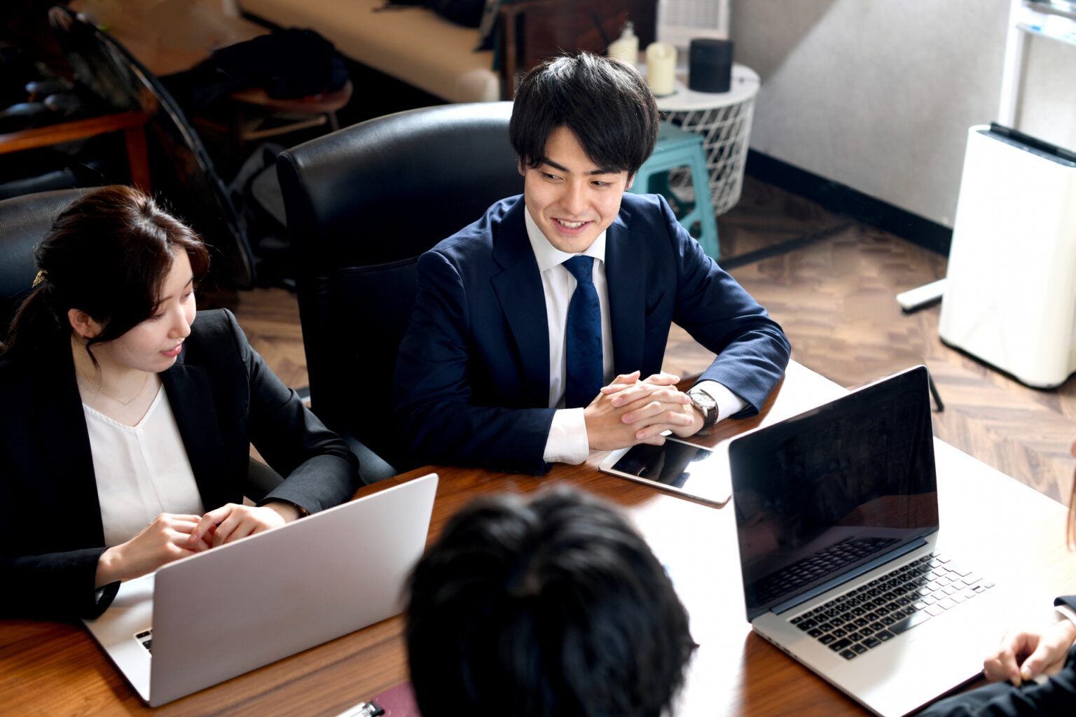 Mastering Japanese Seating Etiquette: A Guide to Traditional Manners ...