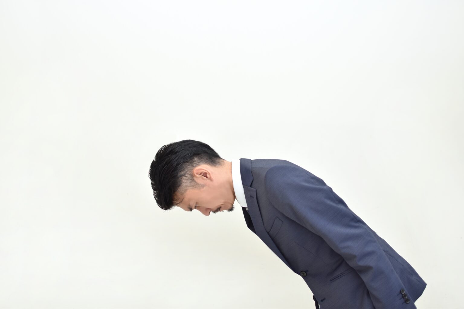 Mastering Japanese Bowing Etiquette: A Guide for Travelers and ...