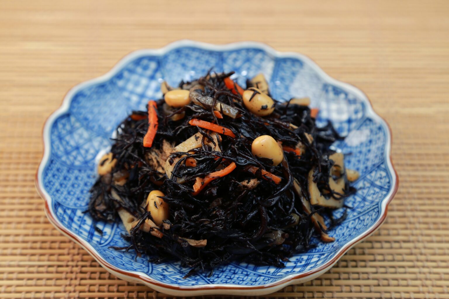 What Is Simmered Hijiki? Origins, Nutrition, and How to Make This ...