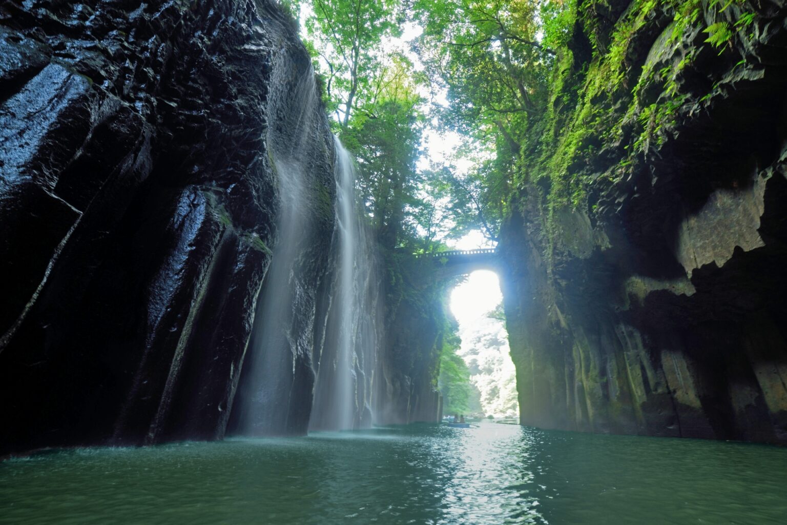 Takachiho Gorge Travel Guide: Nature, Myth, and Hidden Beauty in Kyushu ...