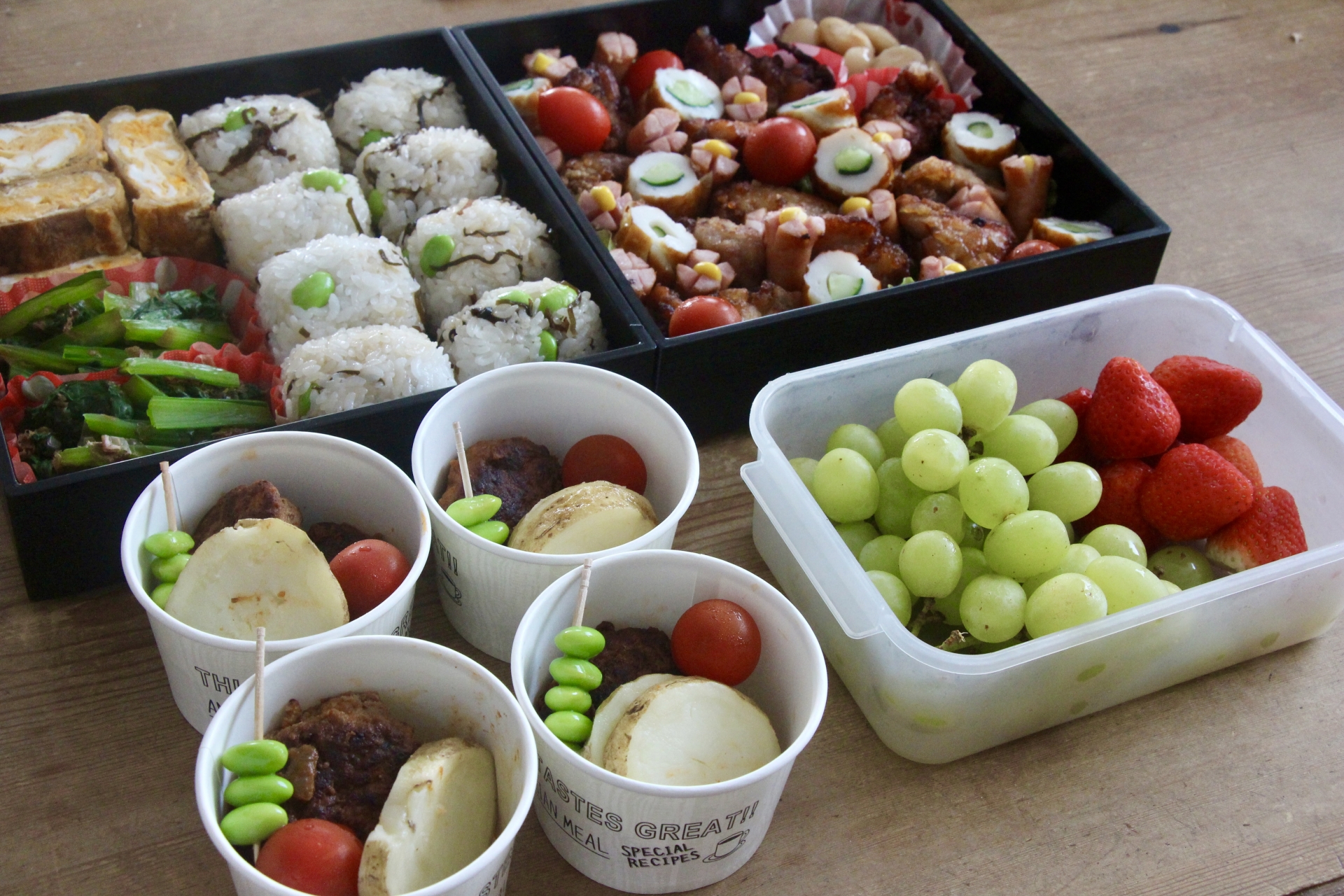 Hanami Picnic Food: Best Japanese Foods, Bento Ideas, and Sakura Treats ...