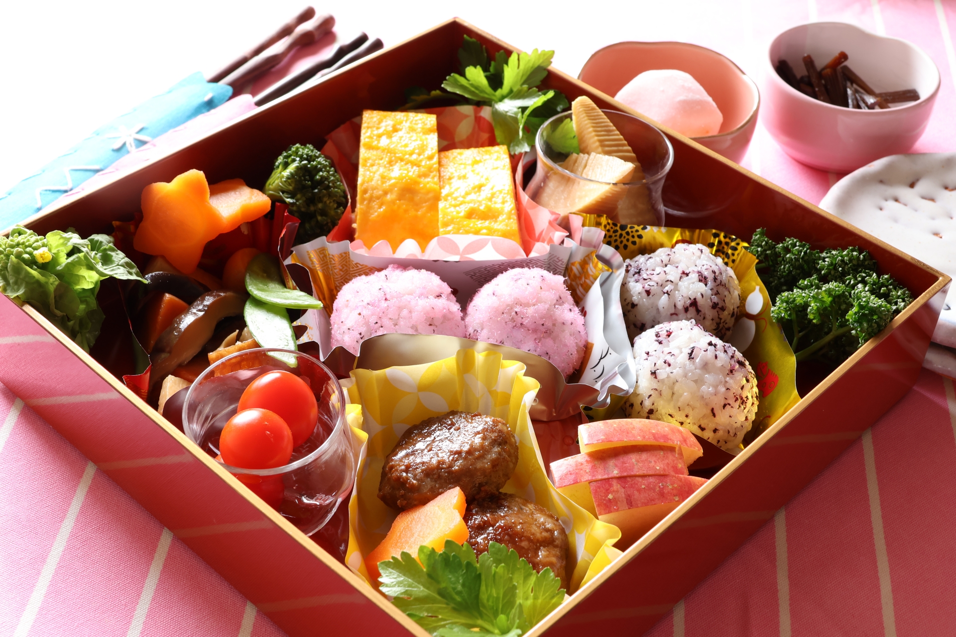 Hanami Picnic Food: Best Japanese Foods, Bento Ideas, and Sakura Treats ...