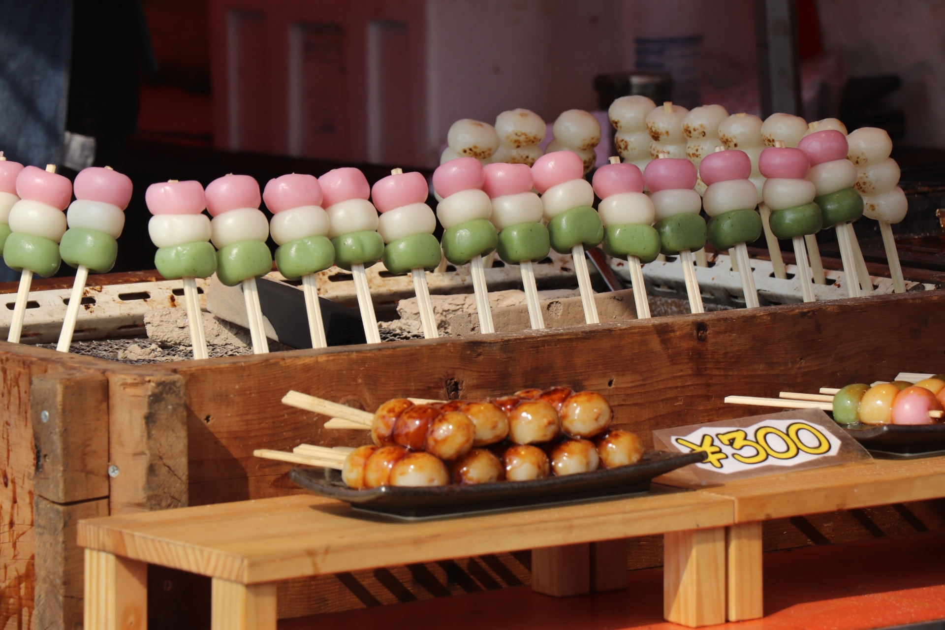 Hanami Picnic Food: Best Japanese Foods, Bento Ideas, and Sakura Treats ...